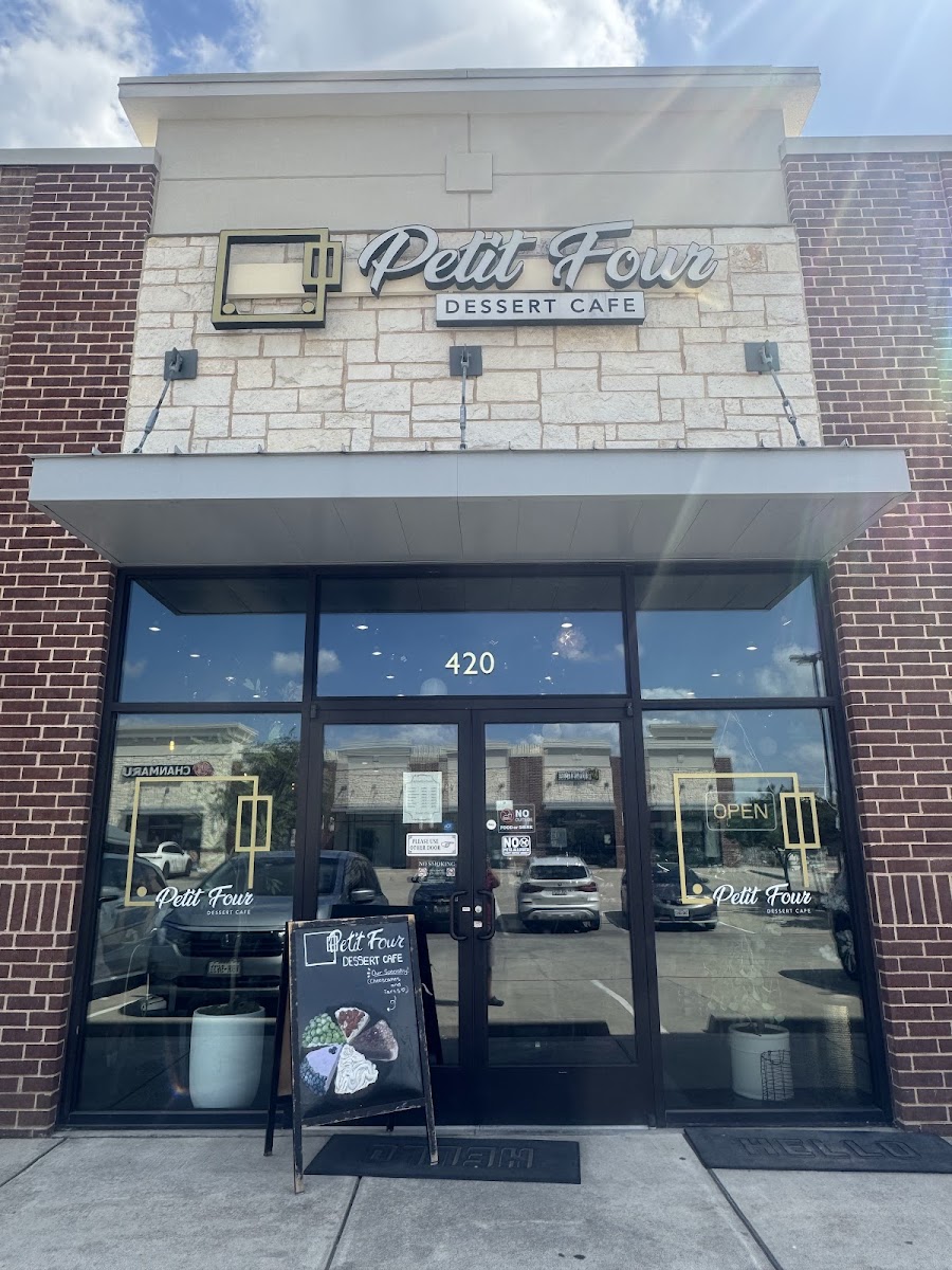 PETIT FOUR Dessert Cafe | Unique Croffles & Decadent Cakes in Carrollton
